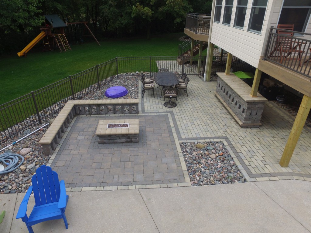 Vast Pavers - Devine Design Hardscapes
